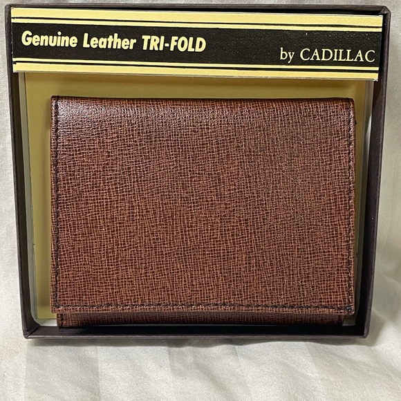 Cadillac | Accessories | Genuine Cowhide Leather Cadillac Brown Tri ...